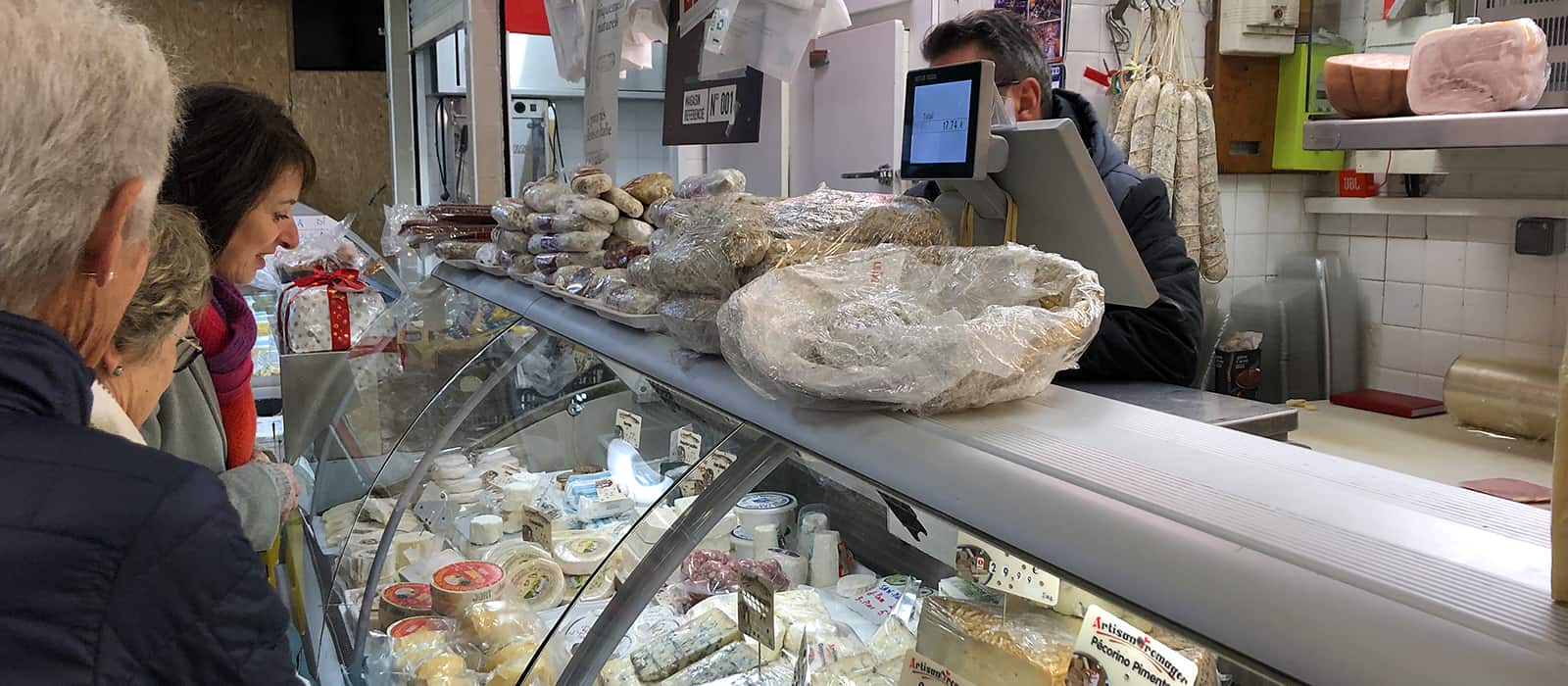 Cannes shops & markets & things to do just 35 minutes from Villefranche